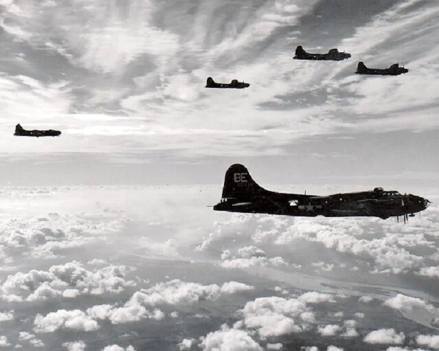 BOEING B-17 FLYING Fortress Bombers in flight 8x10 WWII World War 2 ...