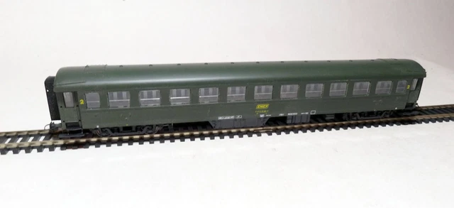 ROCO HO VOITURE 2c région est SNCF ( manque un tampon) EUR 17,57 ...