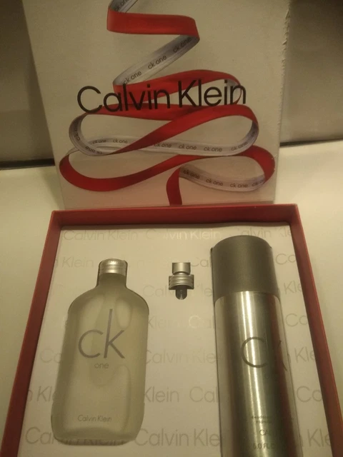 CK ONE Calvin Klein Coffret Eau De Toilette 100 Ml + Deodorant EUR 33,00 - PicClick FR