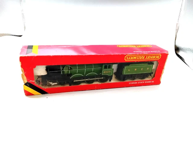 HORNBY RAILWAYS 00 Gauge LNER Class B12/3 4-6-0 Model Steam Train £12. ...