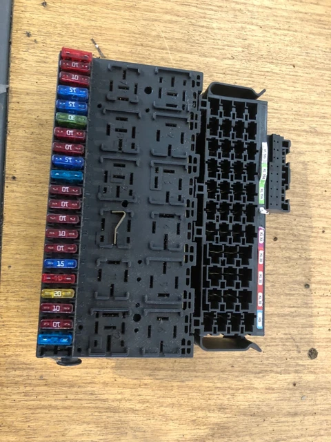 VW T4 TRANSPORTER 1999 Caravelle 2.5 Tdi Fuse Box 357937039 £85.00 ...