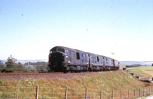 COLOUR SLIDE OF D6322 BR class 22 diesel hydraulic loco £1.15 - PicClick UK