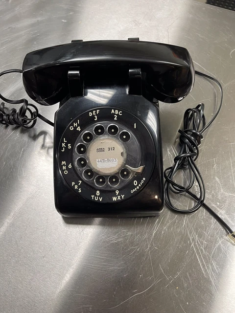 VINTAGE WESTERN ELECTRIC Bell System rotary telephone. Model 500. 1970 ...
