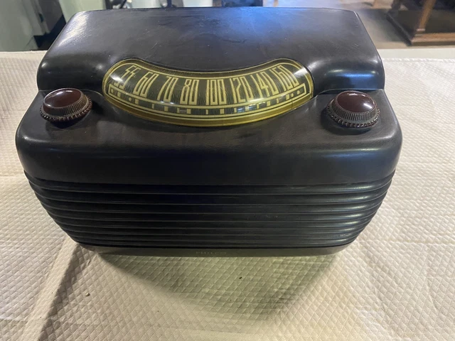 VINTAGE PHILCO BAKELITE Tube Hippo AM Radio 54-7096 Turns on! lights up ...