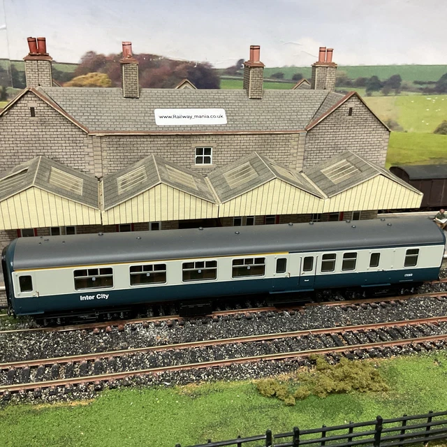 BACHMANN 'OO' GAUGE 39-411 Br Blue/Grey 1St Class Brake Corridor #17093 ...