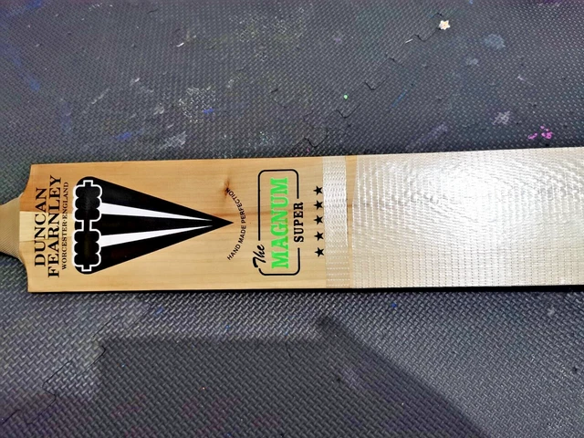 UNBRANDED WITH DUNCAN Fearnley Stickers- English Willow Bat- Slightly ...