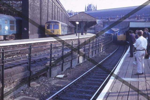 RAILWAY LOCOMOTIVE 35MM Slide Class 31 And Class 105 Dmu London Kings ...