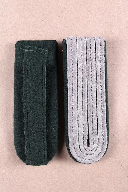 WW2 GERMAN ARMY Lieutenant RANK EPAULETTES SHOULDER BOARDS ON DARK ...