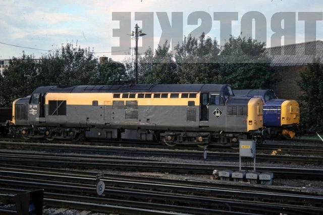 35MM SLIDE BR British Rail Diesel Loco Class 37 37375 1995 Original £4. ...