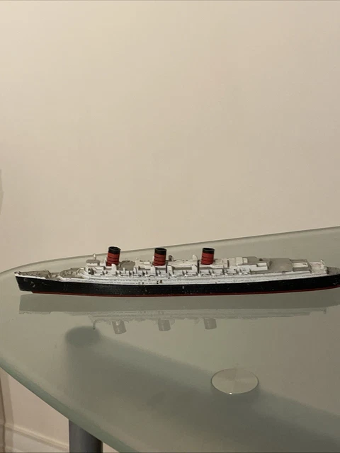 TRIANG MINIC SHIPS Model M.703 RMS Queen Mary Liner £5.42 - PicClick UK