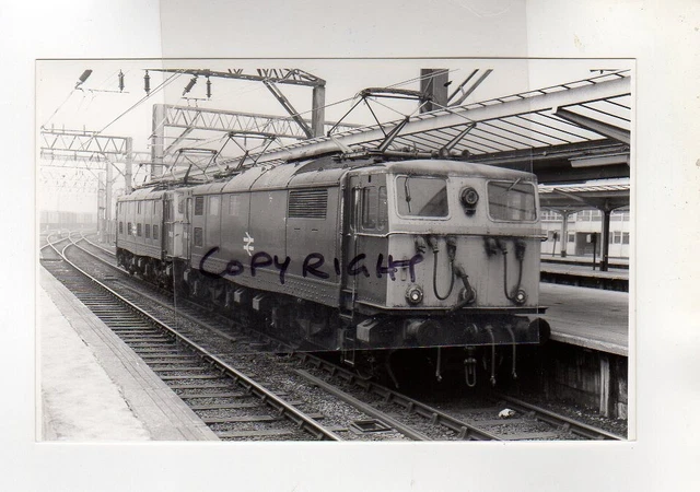 RAIL PHOTO WOODHEAD electric 26016 Manchester Picadillystation LMS LNER ...