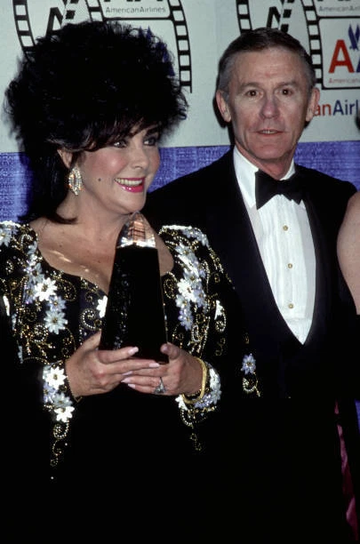 ELIZABETH TAYLOR & Roddy McDowall at 7th Cinema Awards at Be - 1990 Old ...