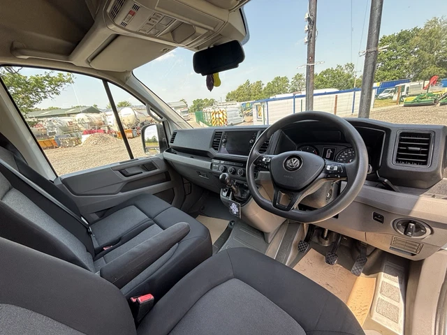 VOLKSWAGEN CRAFTER MWB Trendline/ Mobile Tyre Fitting Van/Obp ...
