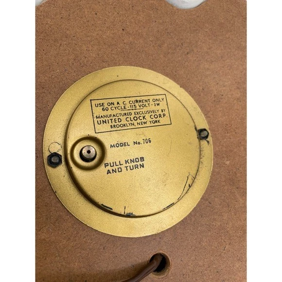 VINTAGE UNITED CLOCK Corp Model 706 Electric Wall Clock Works Brooklyn ...