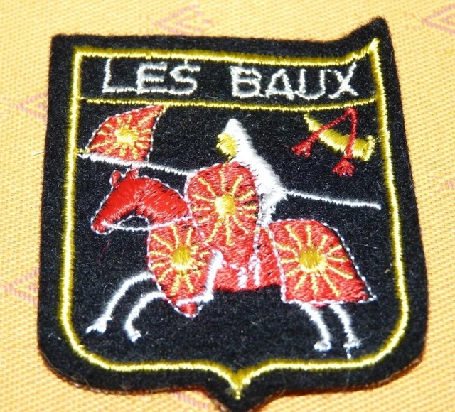 ANCIEN ÉCUSSON À coudre en feutre brodé blason les Baux Vintage patch EUR 5,00 - PicClick FR