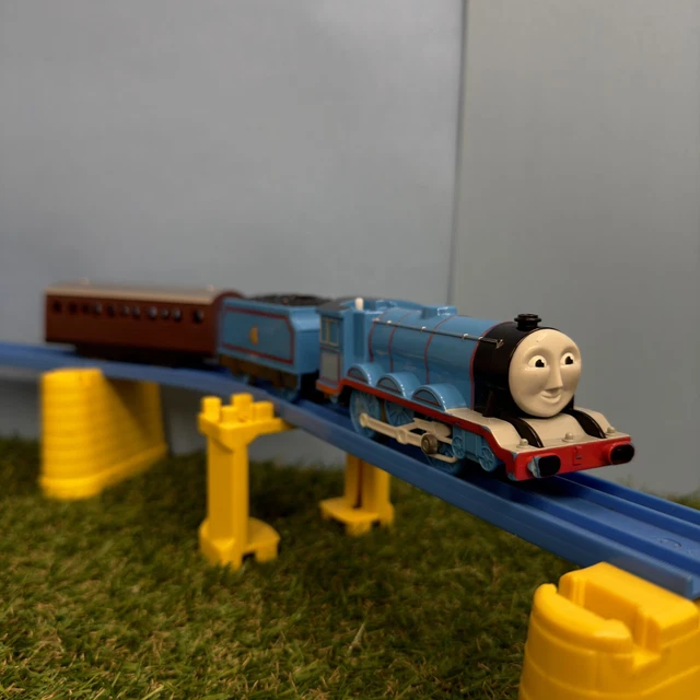 TOMY PLARAIL TRACKMASTER Talking Gordon Thomas The Tank Engine TS-04 ...