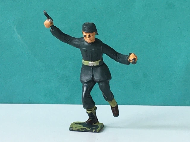 1 X CHERILEA (COPY). 1960's CHINESE ARMY INFANTRY SOLDIER. 60mm SCALE ...
