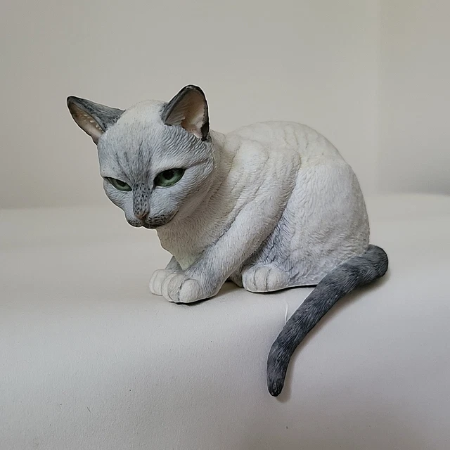 COUNTRY ARTISTS WHITE & Grey Curios Cat Figurune Ornament 02294 Rare £ ...