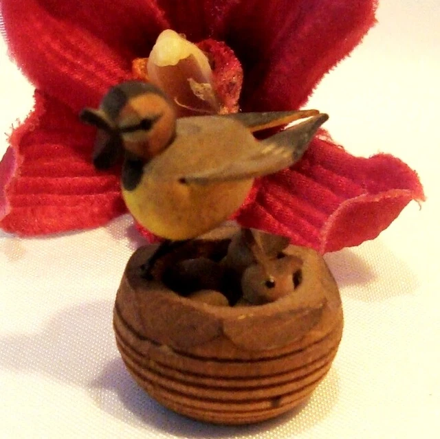ALTE ERZGEBIRGE FIGUR Vogel auf dem Nest Karl Max Dittmann Figur Vögel ...