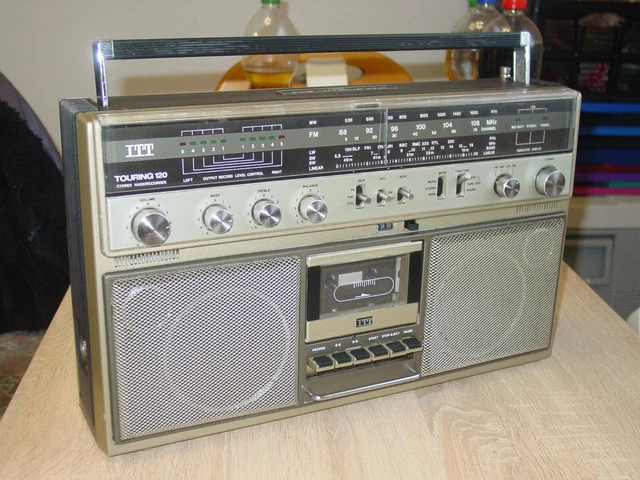 ITT TOURING 120 S Boombox Ghetto Blaster Radio Stereo Recorder EUR 7,50 ...