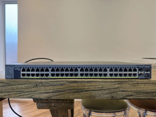 NETGEAR PROSAFE GS752TP 48-Port Smart Gigabit Switch 4 x SFP (40 POE, 8 ...