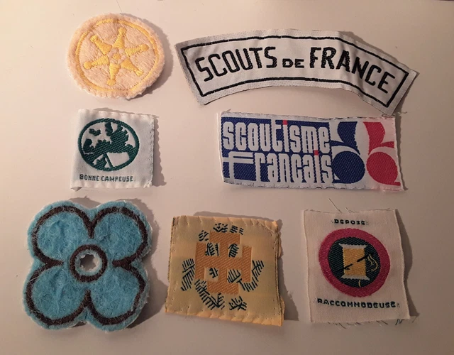 GUIDES & SCOUTS of France Badge Badges 80 Year Jeannettes Blue Flower £ ...
