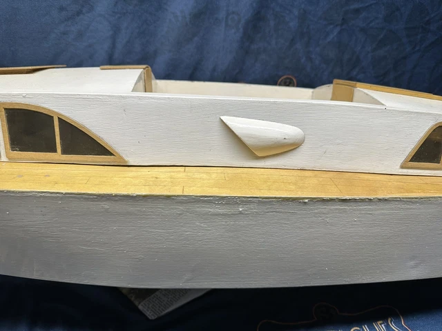 FAIREY HUNTSMAN 31 large model boat, 48" x 15" (122cm x 38cm) Un ...
