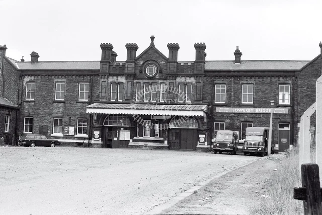 PHOTO BR BRITISH Railways Station Scene - SOWERBY BRIDGE 1969 £1.99 ...