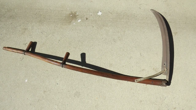 VINTAGE ANTIQUE SCYTHE sickle grass cutter slasher farm garden tool ...