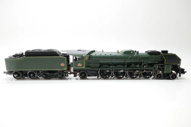 JOUEF HJ 2240 HO: Locomotive à vapeur SNCF 241 P 28. Depot la chapelle ...