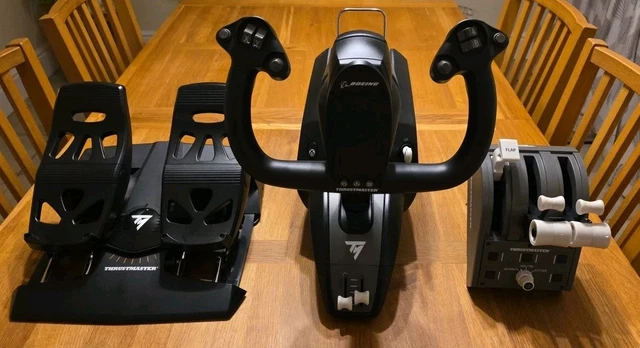 THRUSTMASTER TCA YOKE Pack Boeing Edition Controller PC/Xbox + Rudder ...