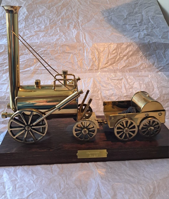 LARGE BRASS MODEL of STEPHENSON'S ROCKET TRAIN LOCOMOTIVE & TENDER ...