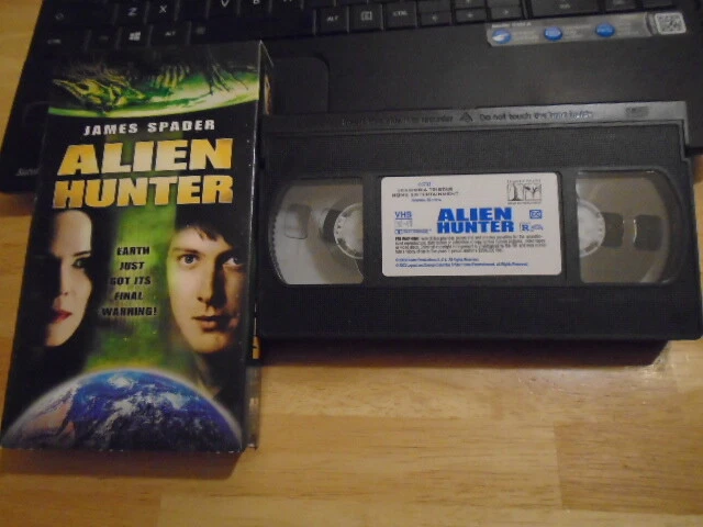 RARE OOP ALIEN Hunter VHS film sci fi JAMES SPADER stargate 2001 space ...