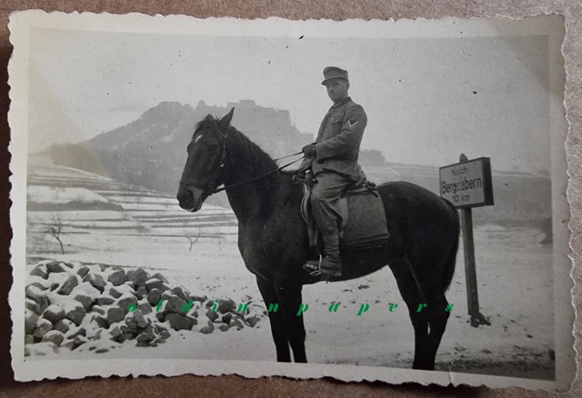 RHEINLAND WEHRMACHT SOLDAT auf Pferd Strassenschild n. Bergzabern 10KM Foto 2.WK EUR 10,00 ...