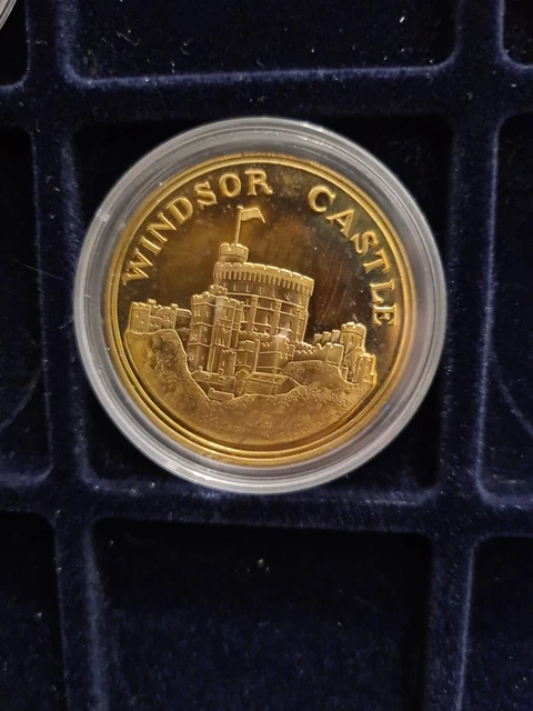 WINDSOR CASTLE 22 ct. gold plated Medallion £1.99 - PicClick UK