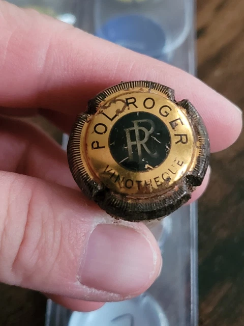 CAPSULE DE CHAMPAGNE pol roger vinotheque sur bouchon de 1914 1er ...
