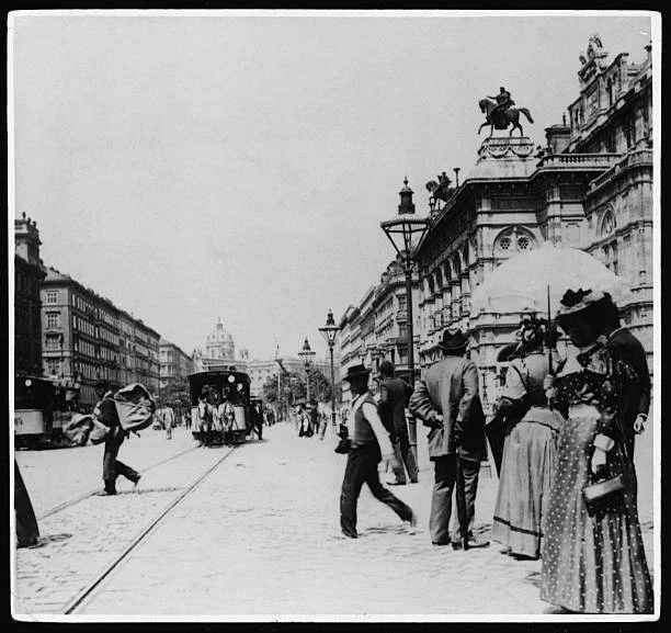 STREET SCENE IN Vienna 1900s OLD PHOTO $9.00 - PicClick AU
