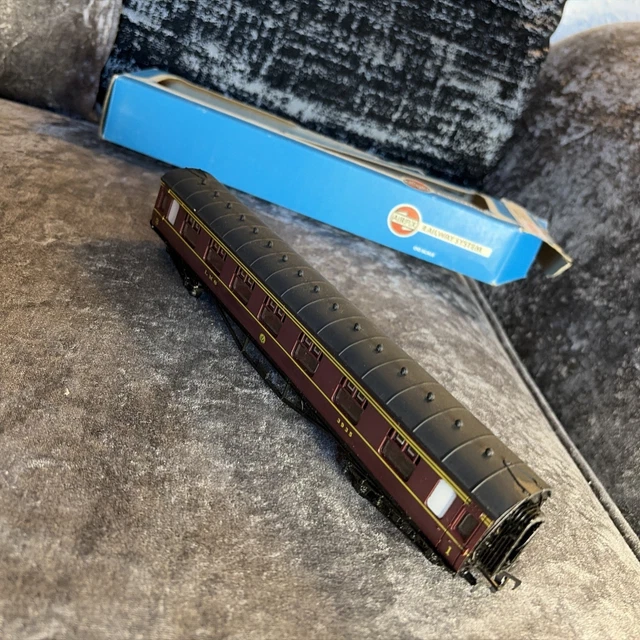 AIRFIX 54202-1 LMS 60ft Composite Corridor Coach Maroon OO Gauge Boxed ...