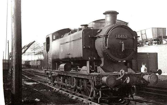 EX GWR 94XX CLASS 0-6-0T No 8452 at BANBURY SHED YARD 22/2/59 R/PHOTO £ ...