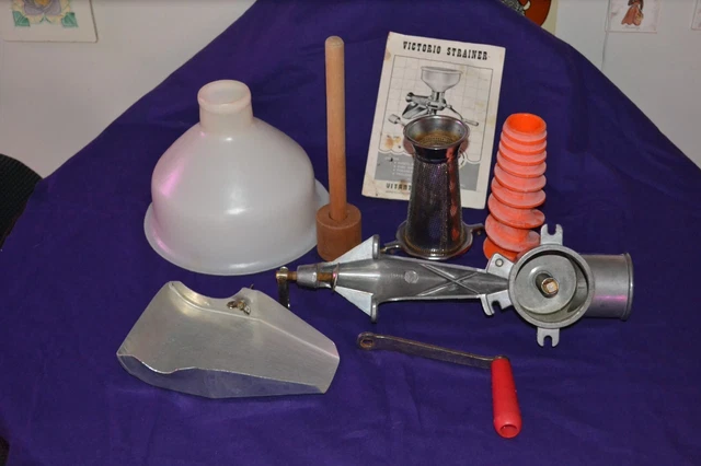VICTORIO NO. 200 Strainer w/ Original Box/Instructions Similar to ...
