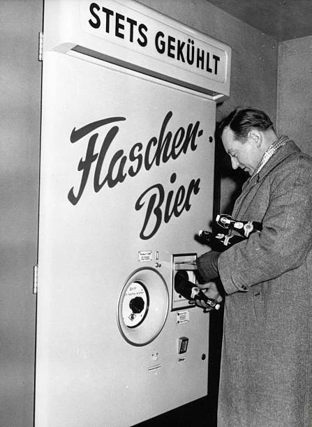 BOTTLED BEER VENDING machine 1958 Old Historic Photo $9.00 - PicClick AU