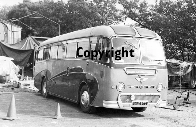 CHILTERN QUEENS WOODCOTE MUD975 AEC Reliance Duple B&W Coach Bus Photo ...