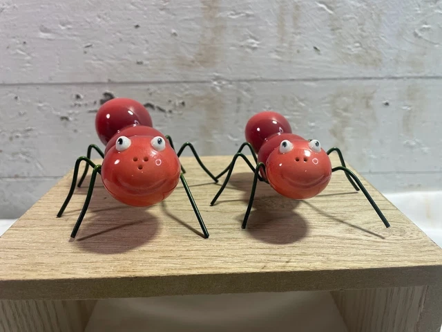 SEAGULL DECOR 2006 Enesco Red Ceramic Ant Salt and Pepper Shakers ...