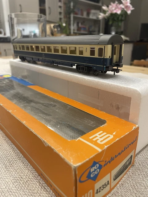 ROCO HO DB 4235A Passenger Car 2nd Class Coach Box Mint £21.50 ...