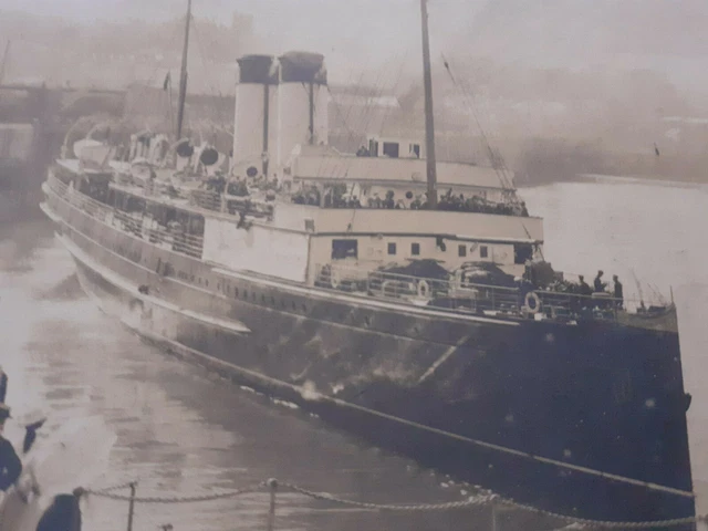 FOLKESTONE TRAIN FERRY & harbour photo SS Onward / Mona's Isle? SECR ...