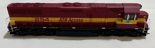 SOUTHERN RAIL WAGR ‘L’ Class Diesel Loco HO 1/87, Red /Yellow ATN ...