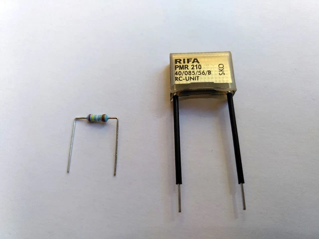 LOT DE 10 condensateurs d'amortissement RIFA PMR 210 RC-UNIT 22n+ 100R ...