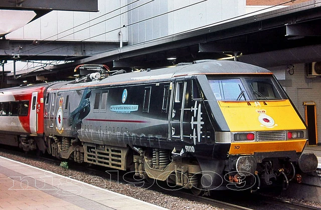 ORIGINAL 35MM COLOUR Slide Class 91 Electric 91110 at Leeds No Date £3. ...