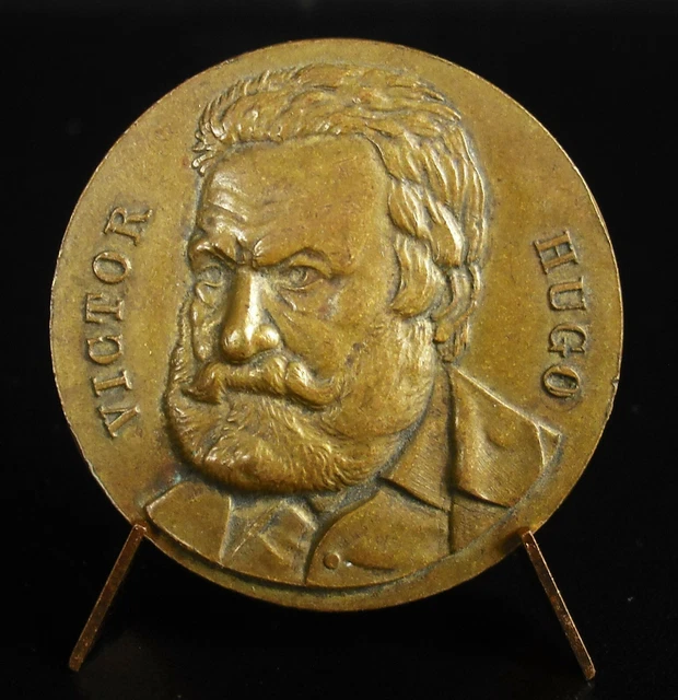 MÉDAILLE PORTRAIT DE Victor Hugo "CDB" au revers c1960 . EUR 12,00 ...