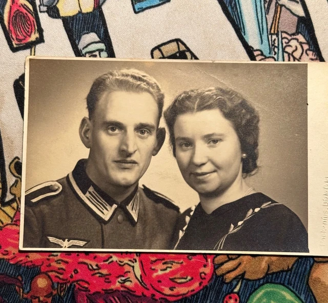 PHOTO ALLEMANDE WW2 Joli Portrait Studio Soldat Allemand Wehrmacht & Sa ...